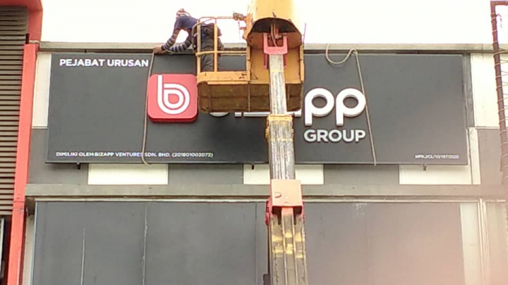 5 Garis Panduan Memasang Papan Tanda Kedai Dalam Perniagaan